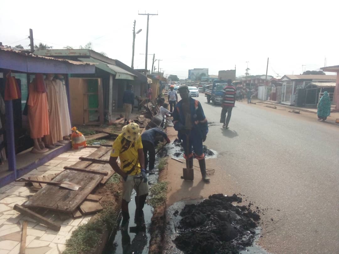 Desilting Of Drains – LaNMMA
